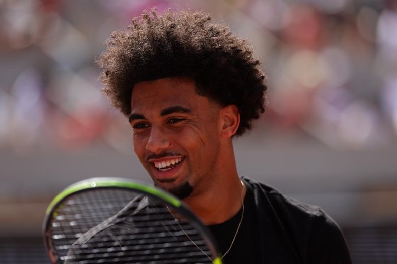 Tennis : Roland-Garros - Arthur Fils tente de charmer Eva Lys lors de l ...