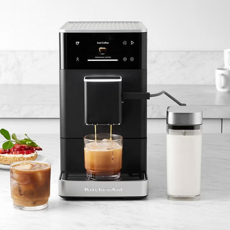 This new espresso machine will convince you to go automatic