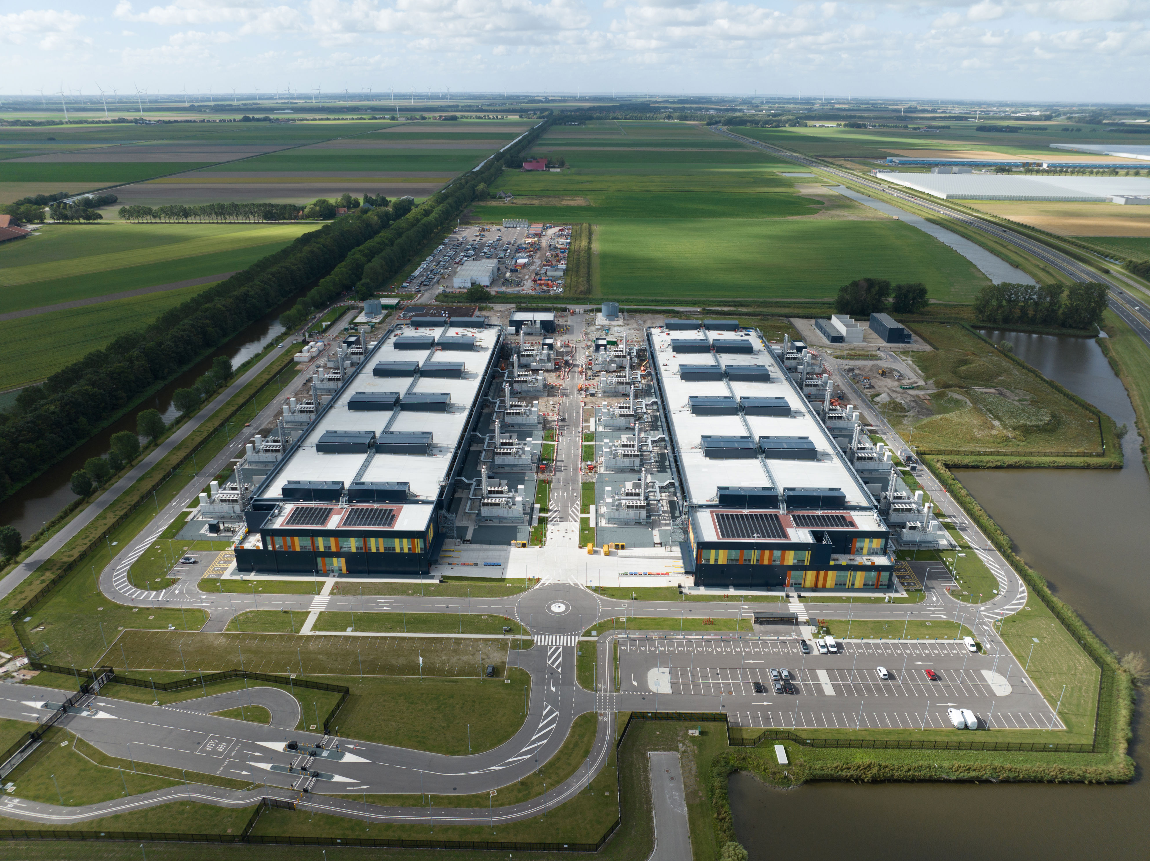 This boring industrial stock is helping power AI data centers