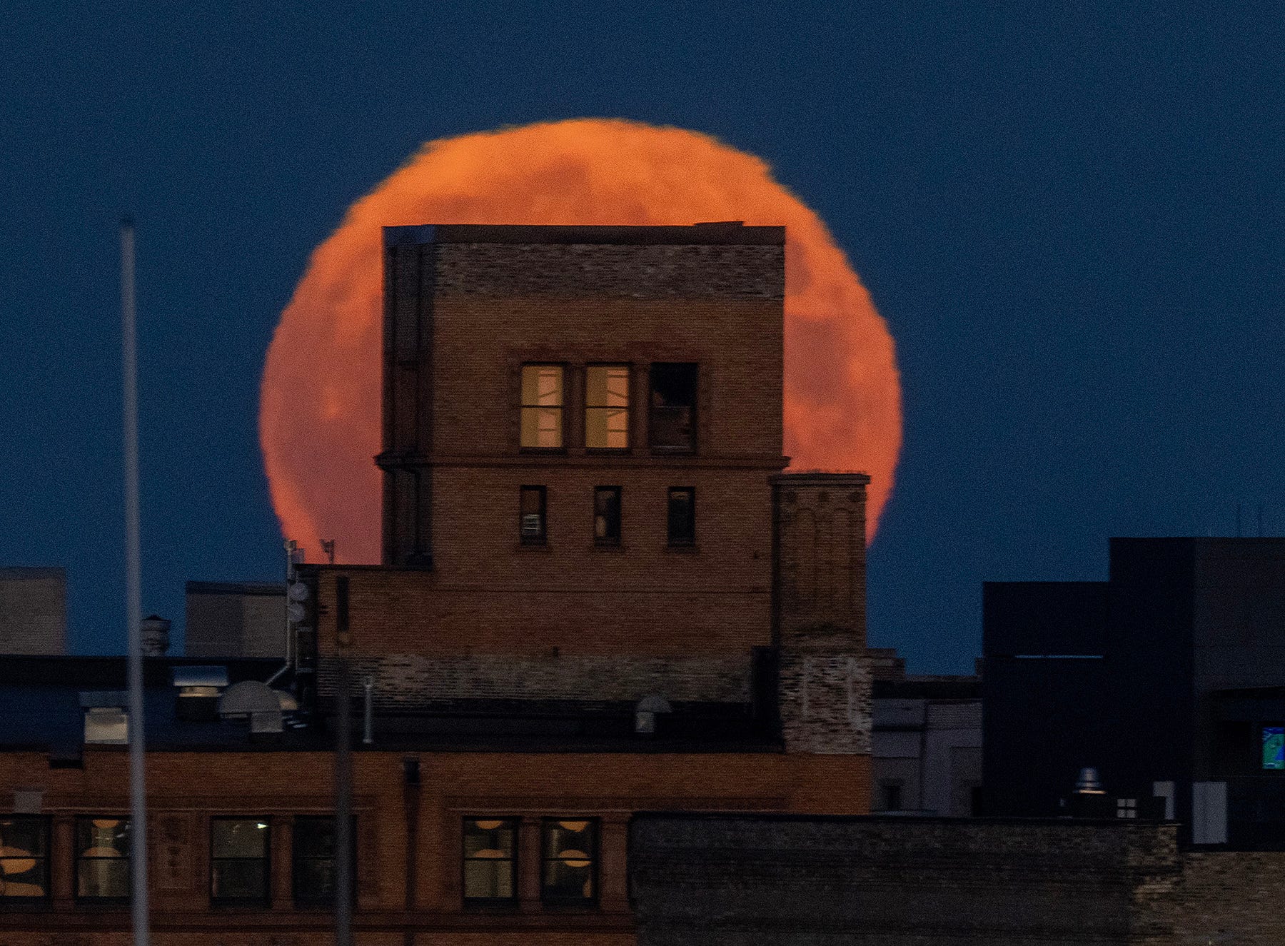 A blue moon is coming May 31. Here's what to know in Wisconsin