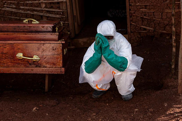 Hundreds dead as 'no vaccine' virus outbreak triggers border closures