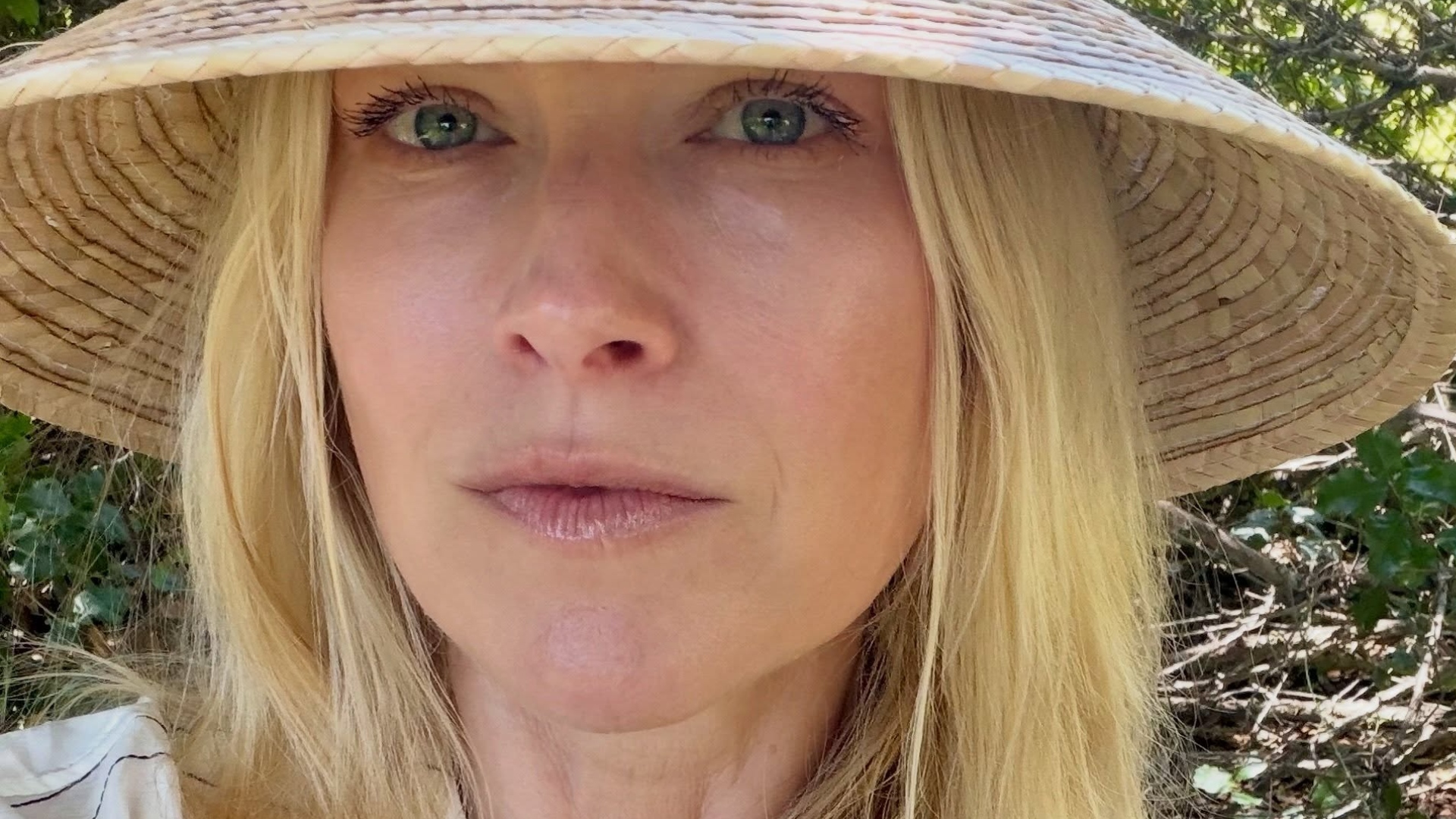 A captivating naturalness: at 50, Ali Larter radiates without makeup