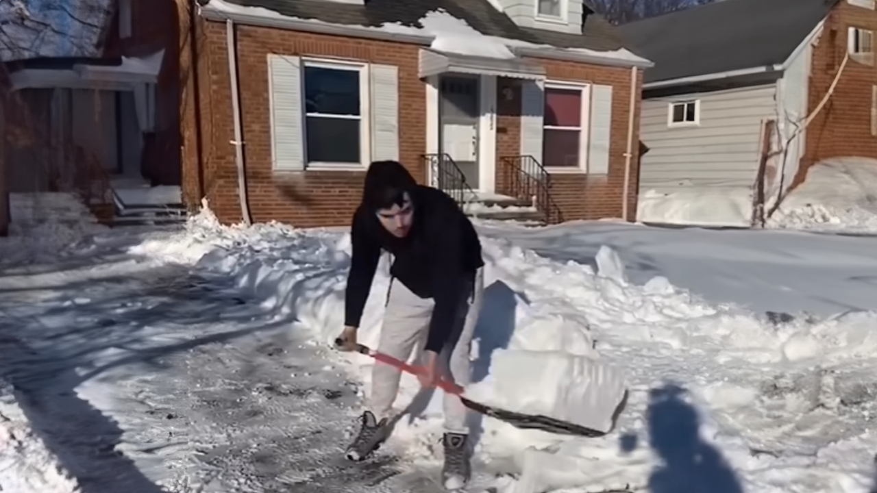 Doctor explains why shoveling snow can be dangerous