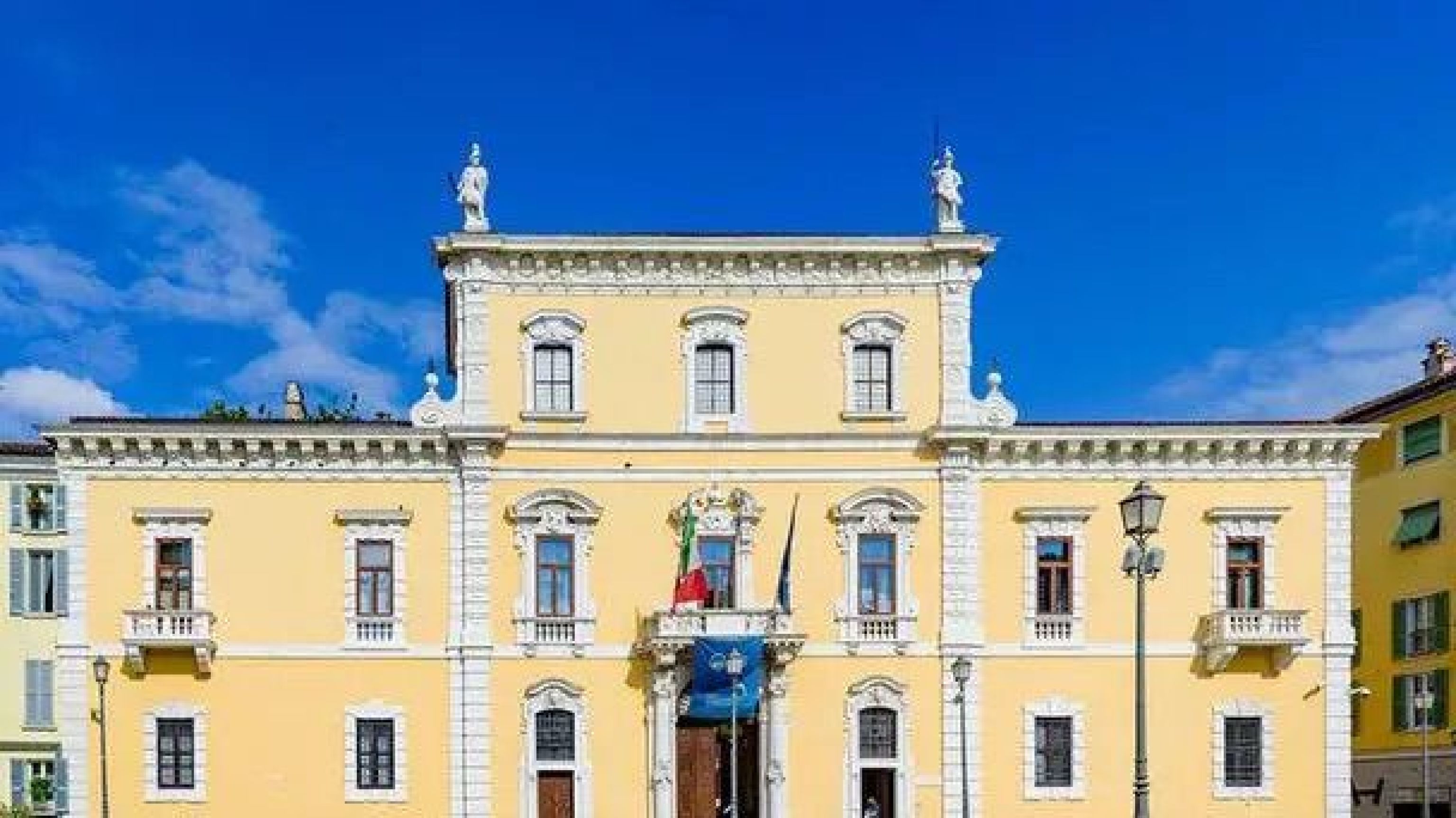 Accusato di molestie, si autosospende docente dell'Università di Brescia
