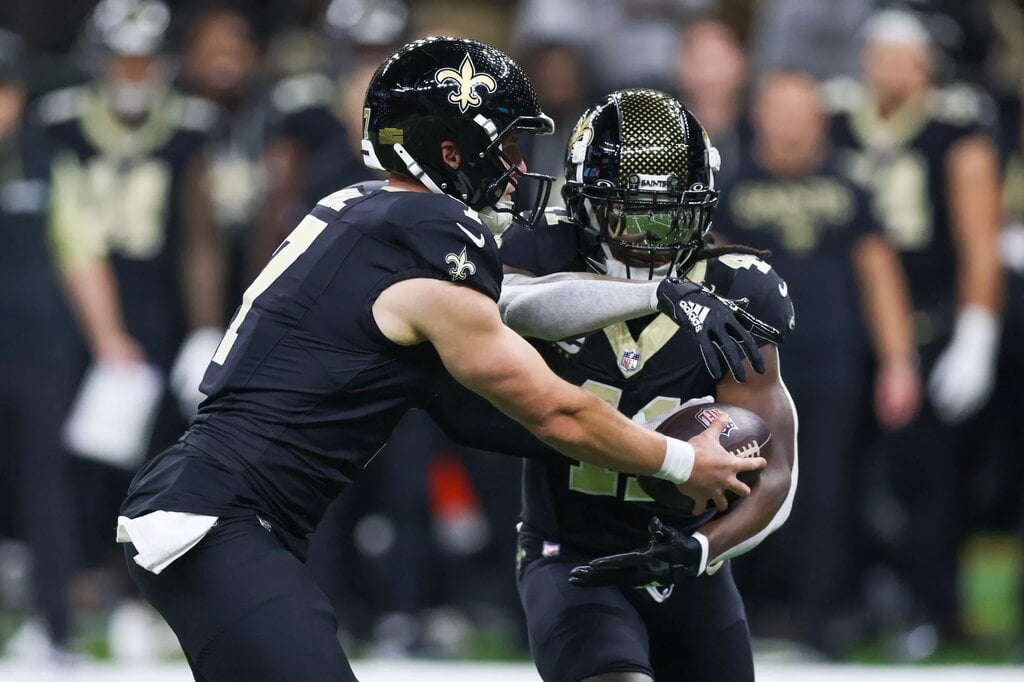 Alvin Kamara trade odds skyrocket after Josh Jacobs arrest