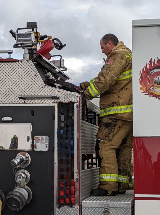Santaquin structure fire displaces residents, Red Cross steps in