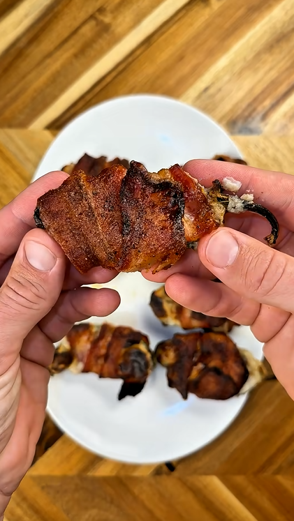 Bacon-wrapped pepper jelly cream cheese poppers 🥓🔥 sweet, spicy, creamy ...