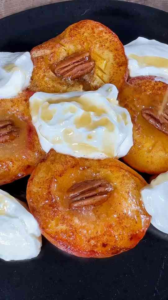 Baked protein peaches 🍑💪 the easiest dessert ever, sweet, warm, and ...