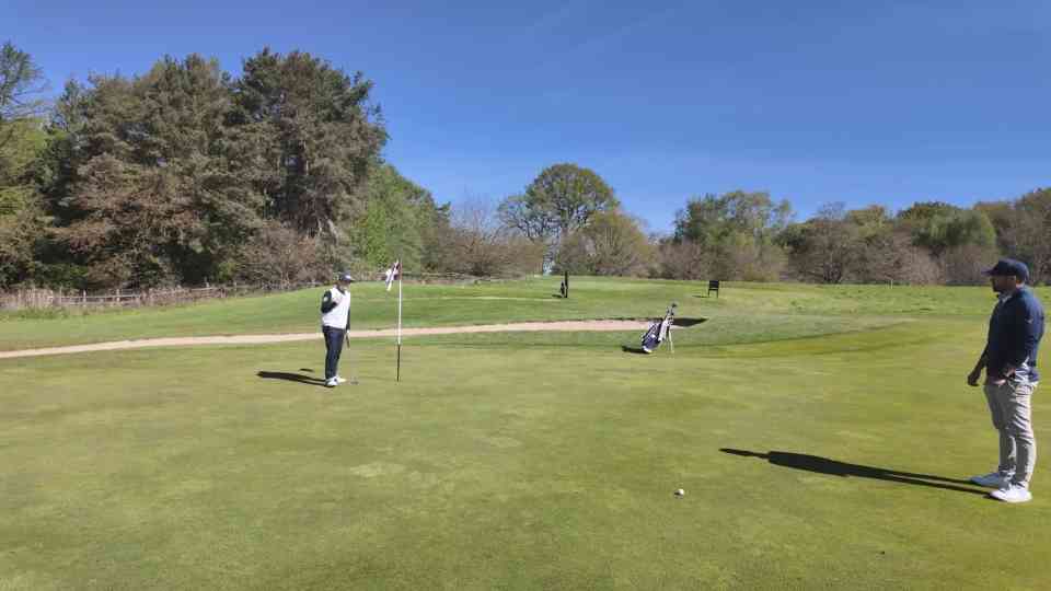 A PGA Tour caddie exposes the amateur mistakes that cost golfers ...