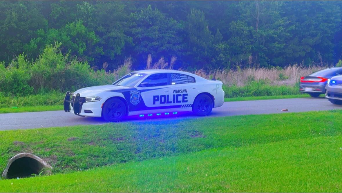 Warsaw police investigate shooting into occupied apartment