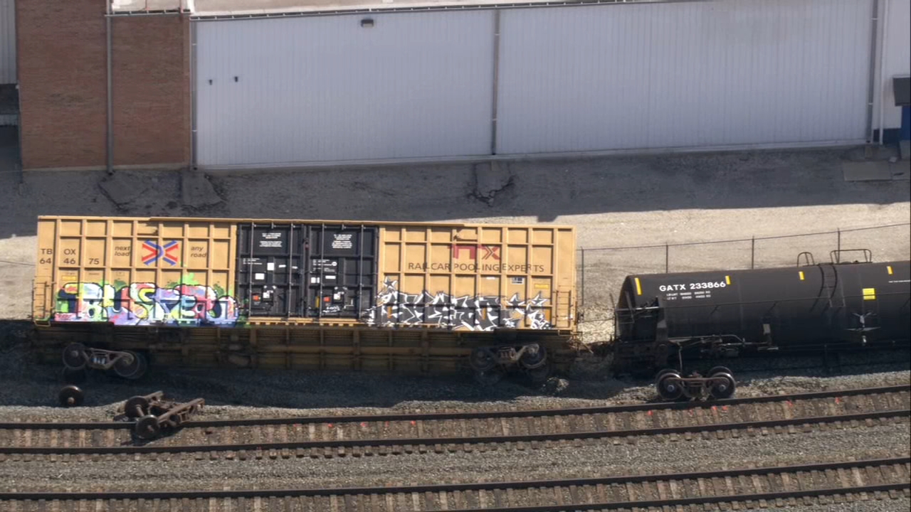 Union Pacific freight train derails in Dolton, officials say