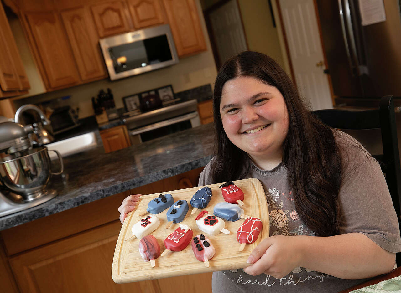 'A small impact': Monroe paraprofessional launches custom cake pop ...