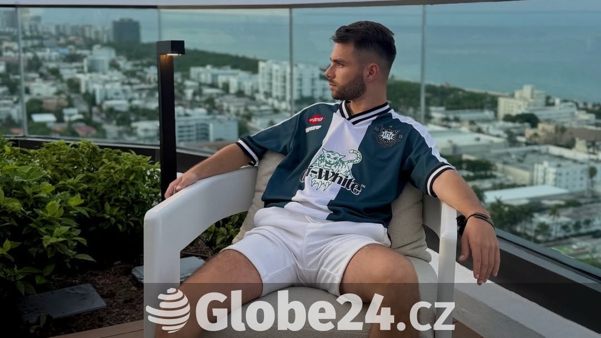 Influencer Adam Kajumi byl údajně zadržen policií, píše server
