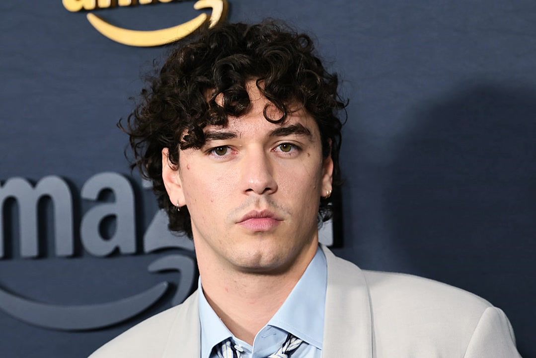 'Off Campus' star Belmont Cameli's girlfriend reacts to rumor she has ...