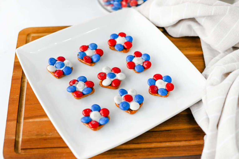 Red White And Blue Flower Pretzel Bites