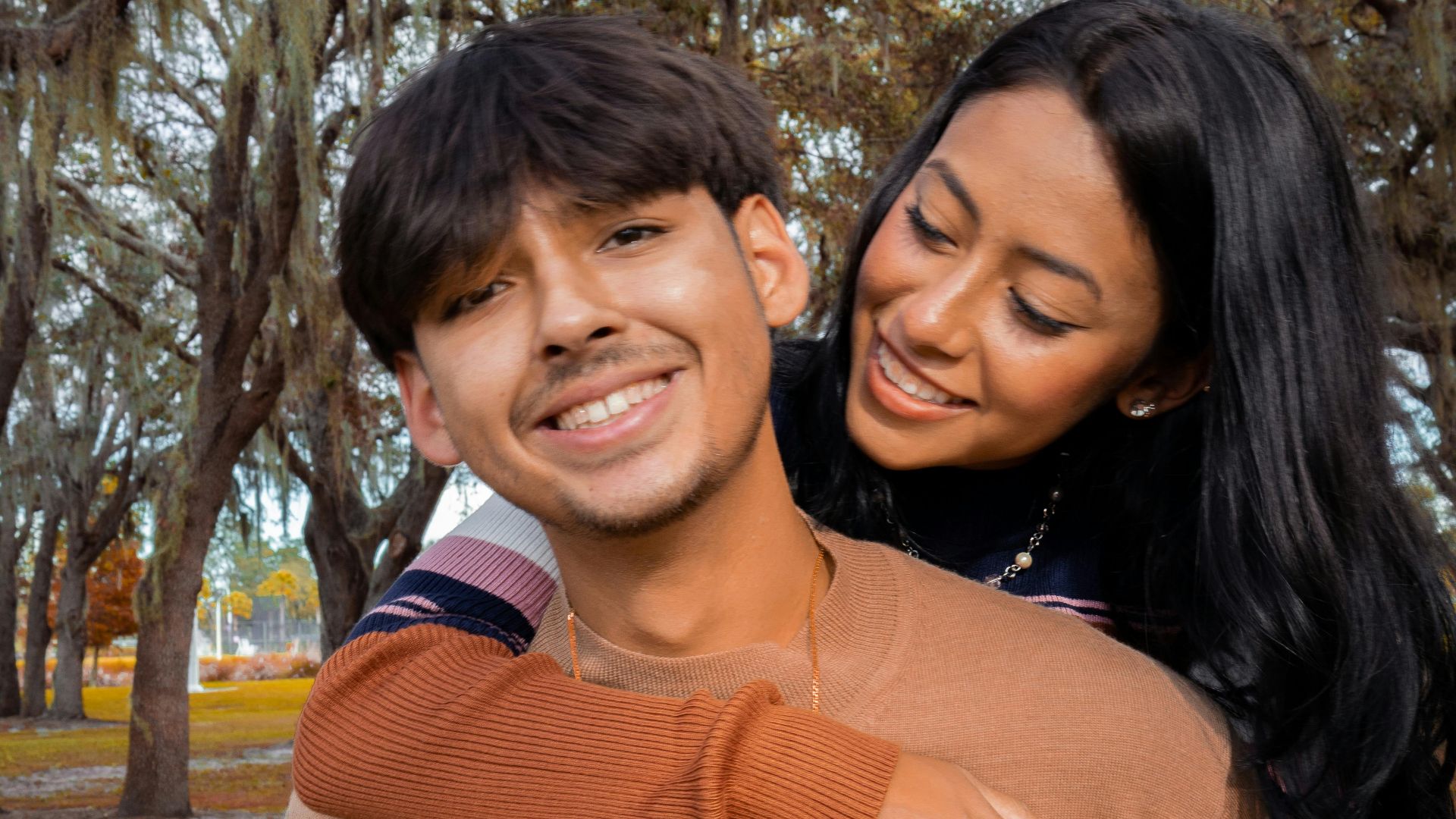 10 male habits women find comforting & 10 female habits men misread