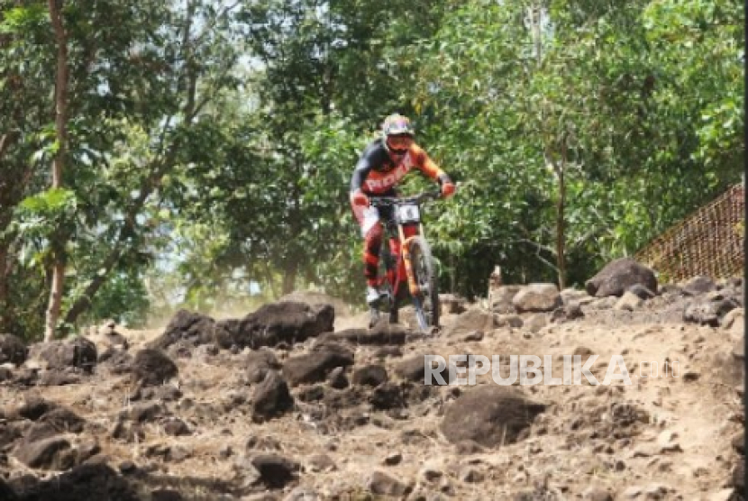 Putaran perdana, Andy Prayoga raih juara men elite 76 Indonesian ...