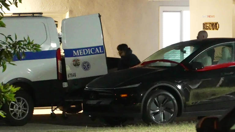 4 dead in possible murder-suicide in North Hills