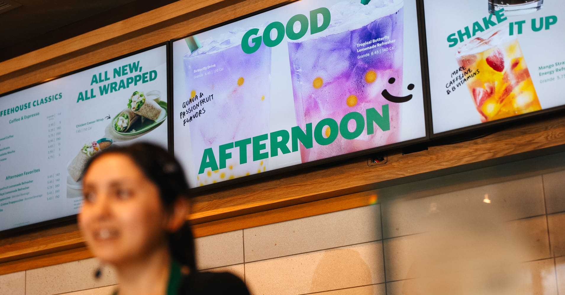 Starbucks says afternoon traffic is rising as turnaround starts to take ...