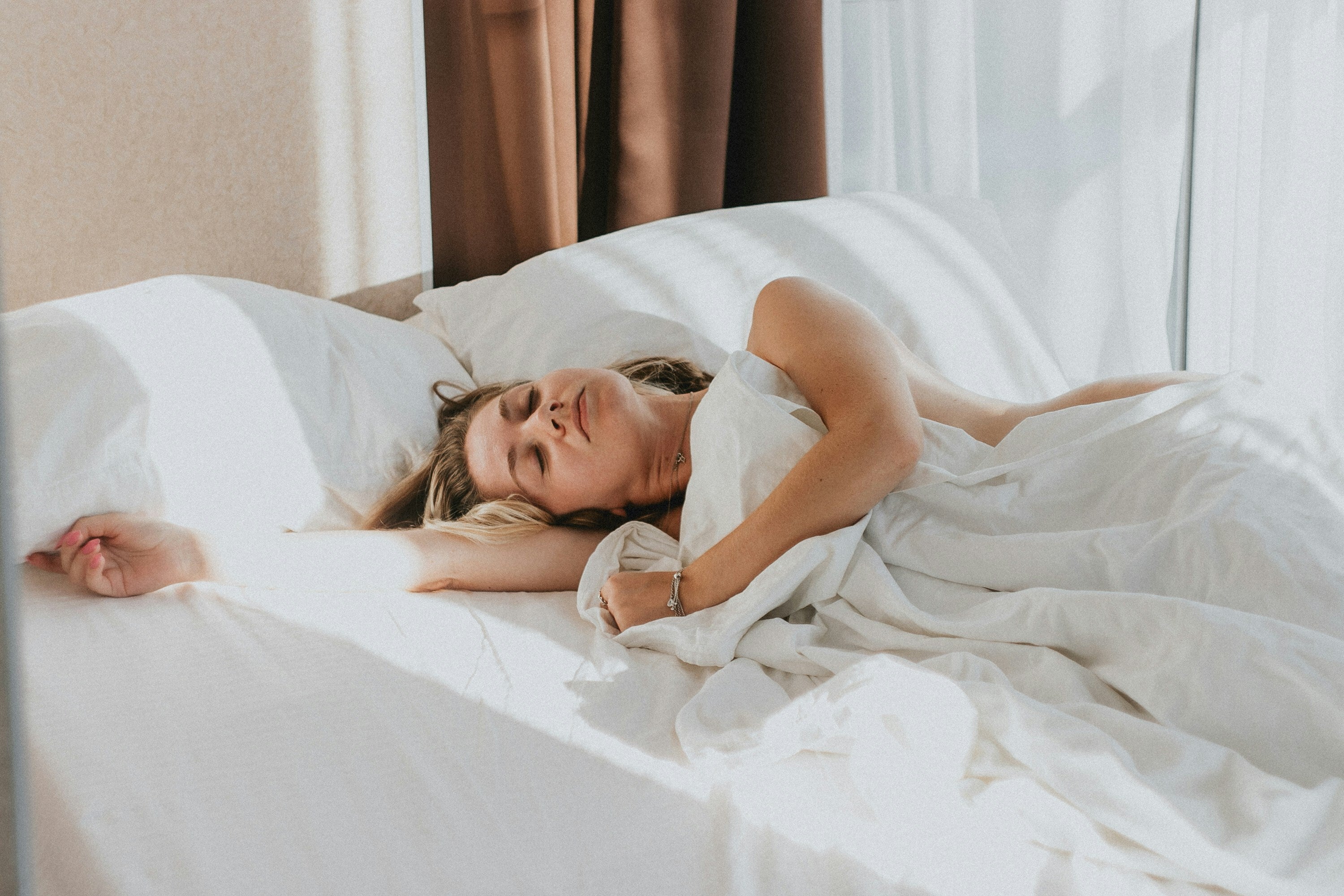 Expert advice for staying cool at night in hot weather