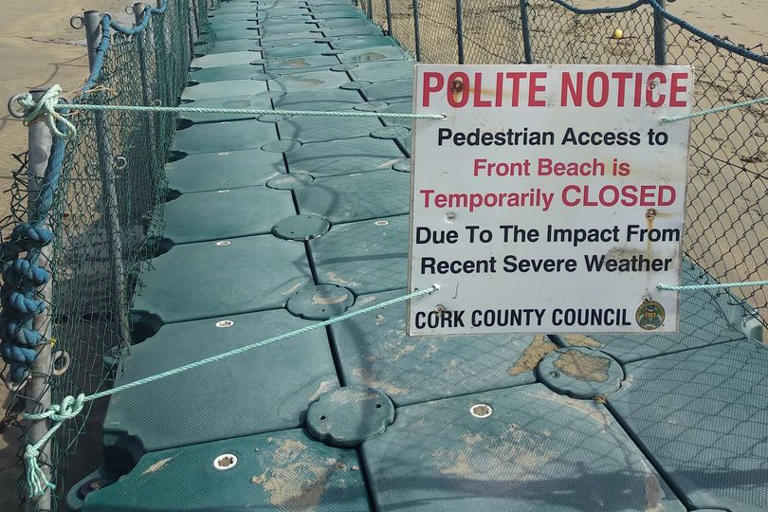 Summer starts in West Cork as pontoon returns to Barleycove Beach