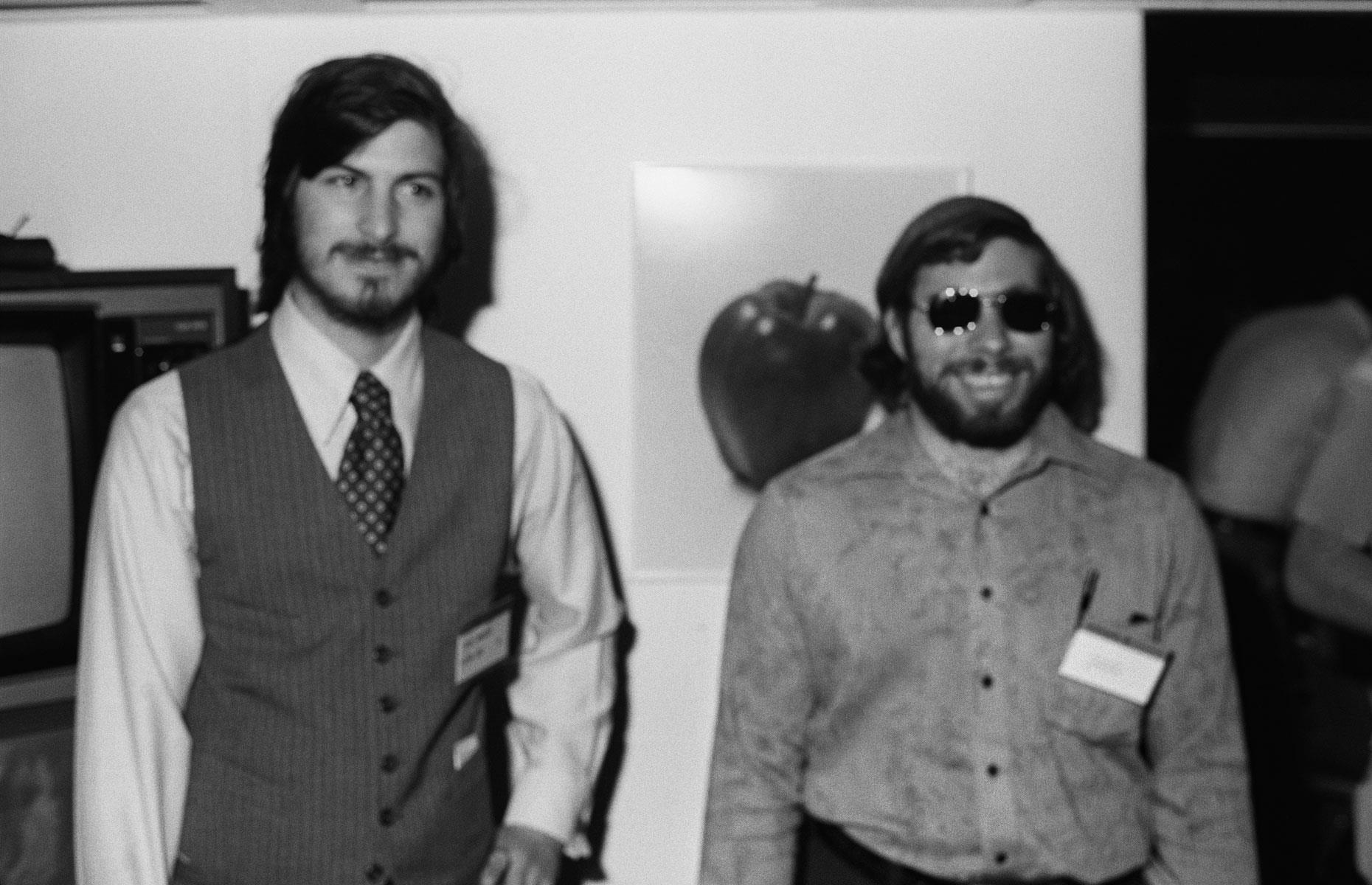 Who are Steve Jobs' four children, how much of his fortune did they ...