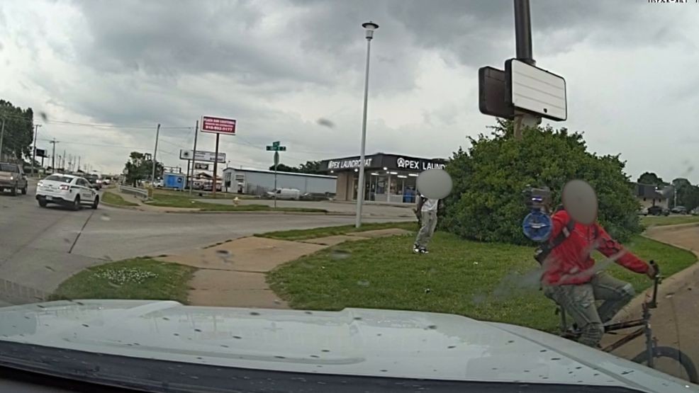 11-year-old taken into custody after allegedly pointing toy gun at police