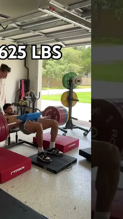 Crushing 625 lb hip thrusts for explosive vertical jumps!