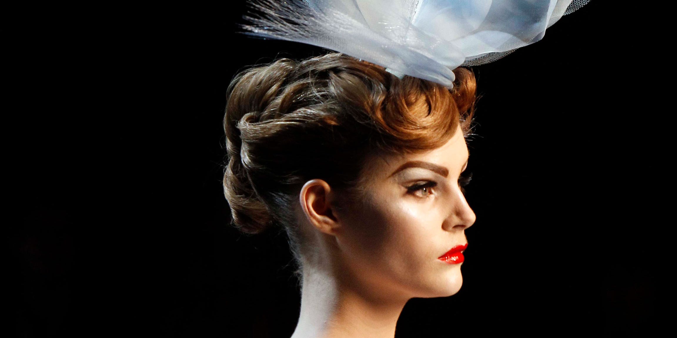 Kate Moss’s Met Gala turban started with a bath towel and a $5 million ...
