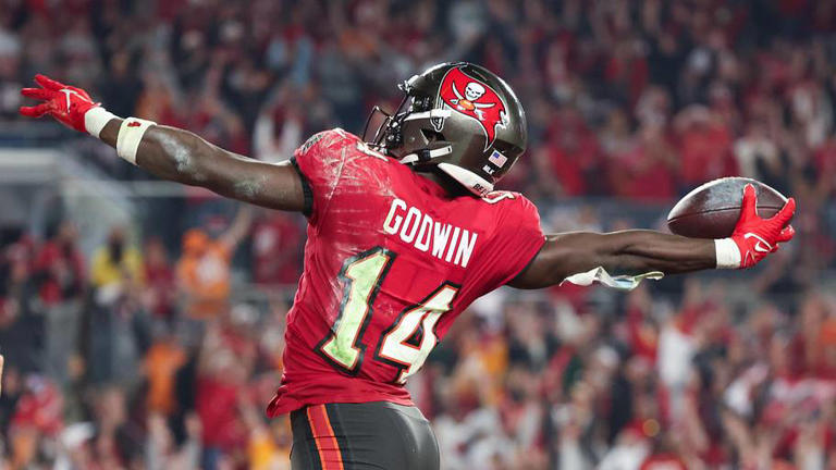 Chris Godwin is ready to replace Mike Evans as the leader of Bucs wide ...