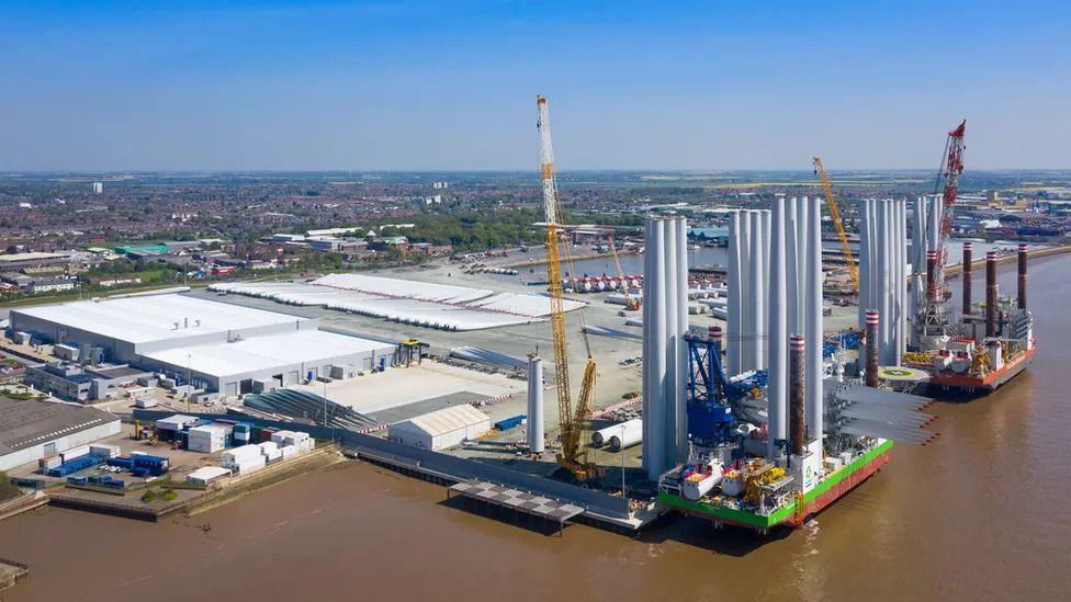 Turbine company fined £600k after worker paralysed