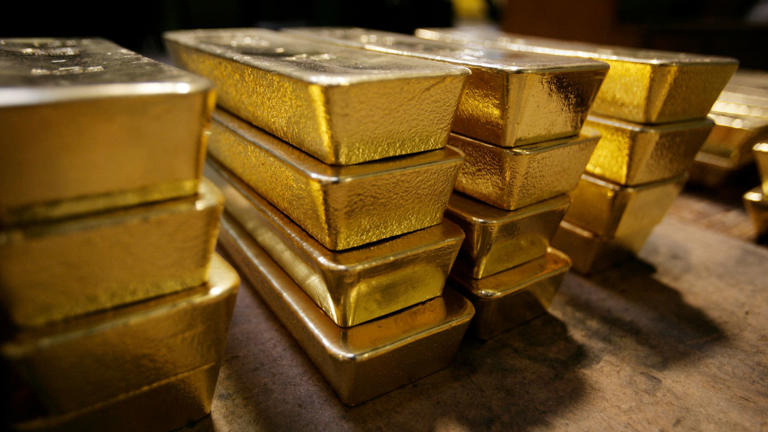 FBI busts senior CIA official accused of stealing $40 million in gold bars
