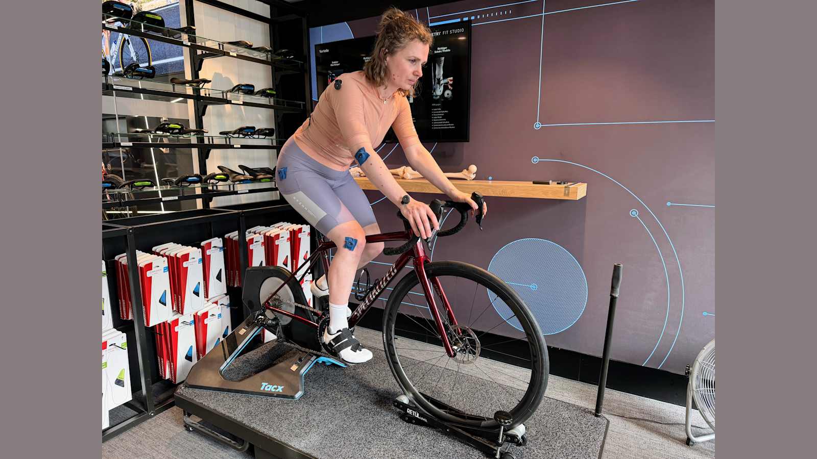 Die Alpen warten nicht: Das Specialized Aethos 2 Pro ist bereit für ...