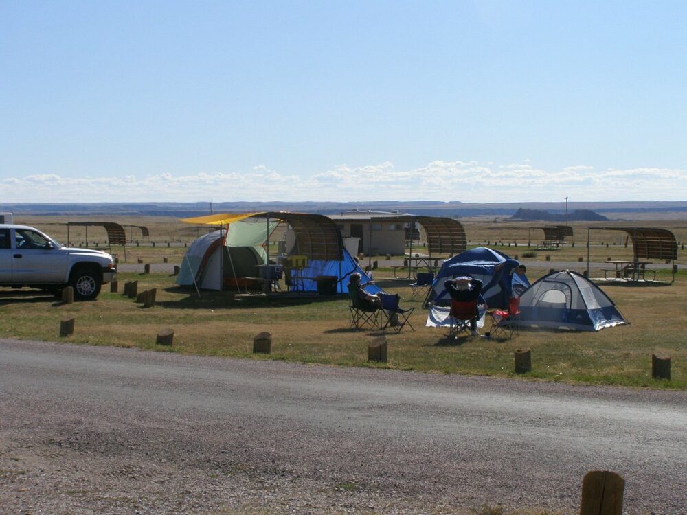 10 South Dakota campsites near Badlands views, caves, and open sky