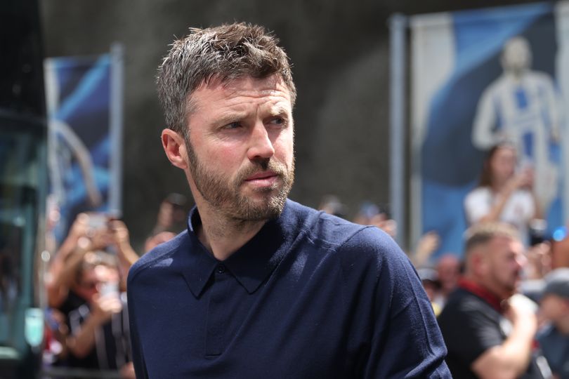 Man United make transfer 'offer' as Michael Carrick's summer plans star ...