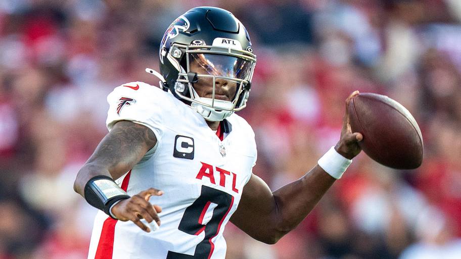 Former NFL QB echoed what every Falcons fan was thinking about Michael ...