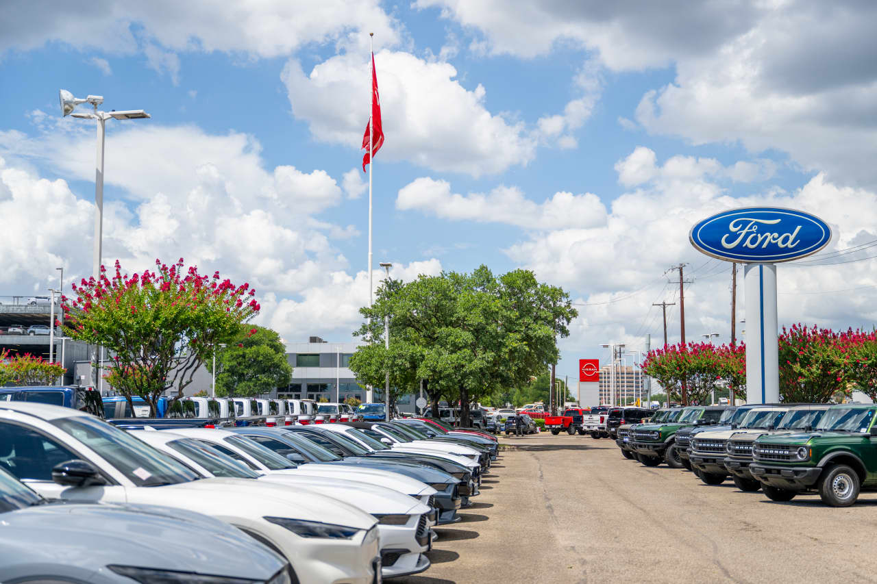 Car sales stink. Why GM and Ford are soaring.