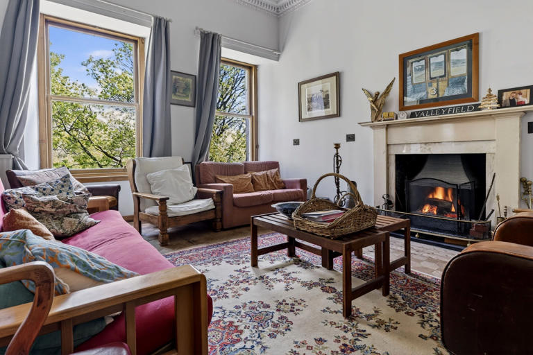 Penicuik mansion with six bedrooms and huge private driveway up for sale