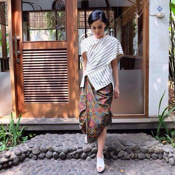 8 outfit simple pendamping wisuda yang stylish dan keren