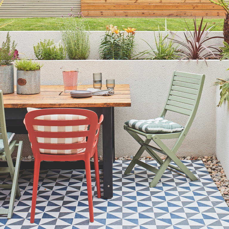 5 things that people with a tidy outdoor space always have