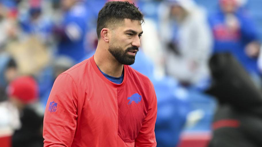 Bears' AJ Epenesa workout suggests Chicago still doesn't trust its edge ...