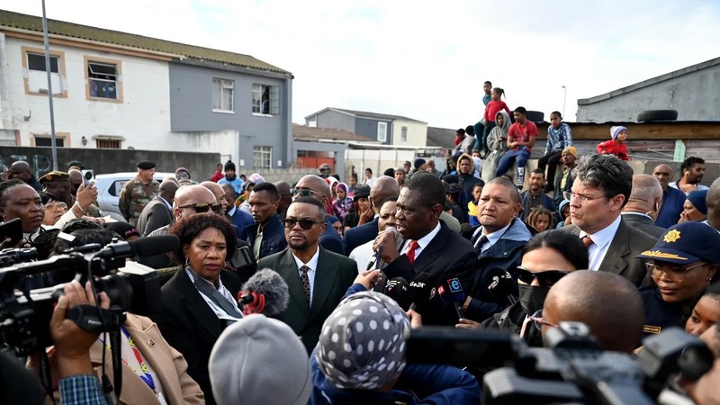 Residents of Mitchells Plain express frustration during Deputy ...
