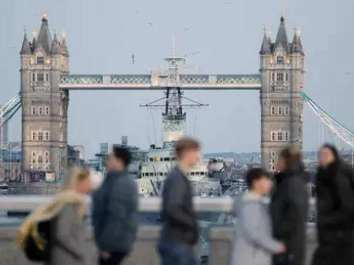 UK risks a 'lost generation' of jobless young people