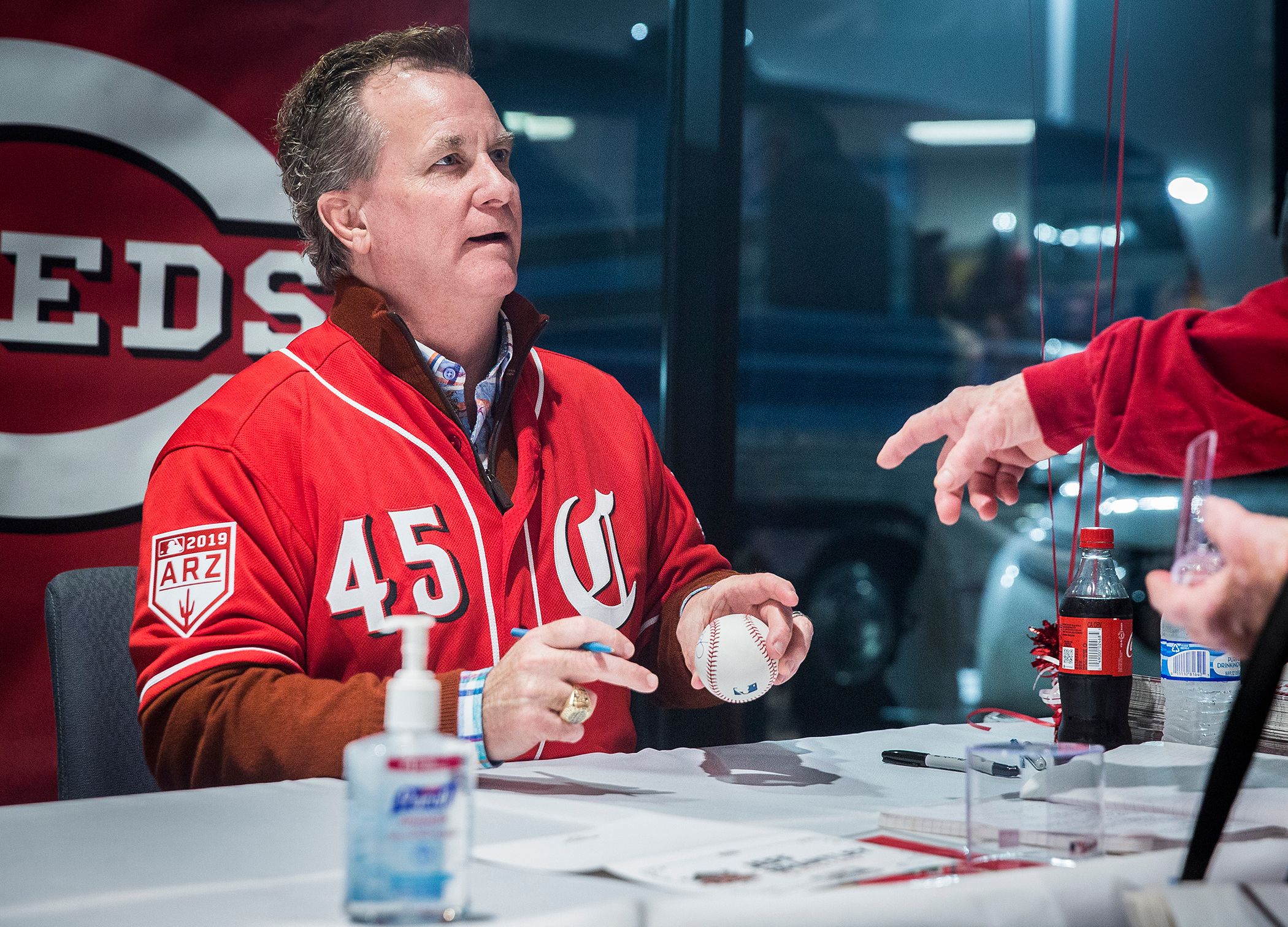 Reds TV announcers in tears over review of Mets’ Skyline menu item