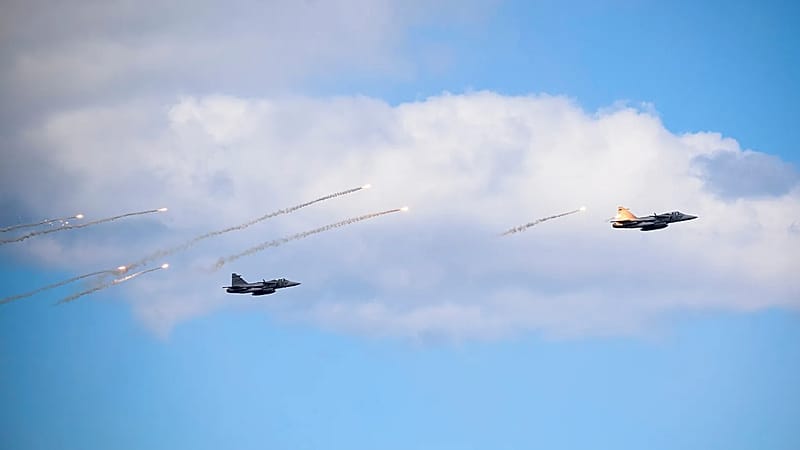 Ukraine to buy up to 20 latest model Gripen jet fighters, Sweden to ...