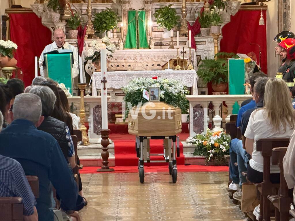 Cisano si ferma e si stringe attorno alla famiglia di Giacomo Moretto ...