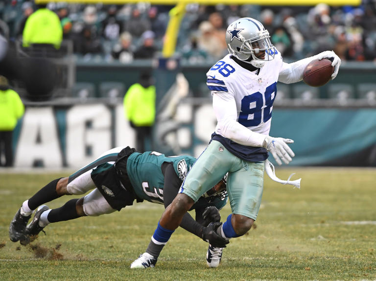 Dez Bryant defends Josh Jacobs on social media in controversial rant