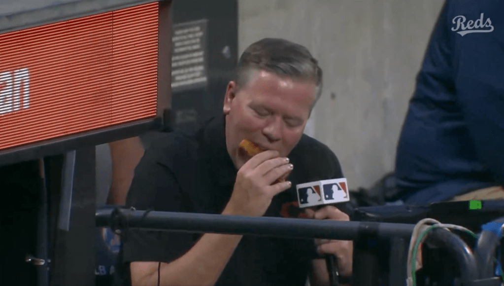 Reds reporter eats Skyline Chili egg roll at Citi Field — it doesn’t go ...