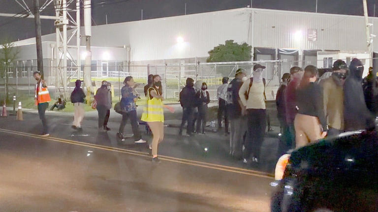 Watch: Police absent from Delaney Hall chaos as agitators block ICE ...