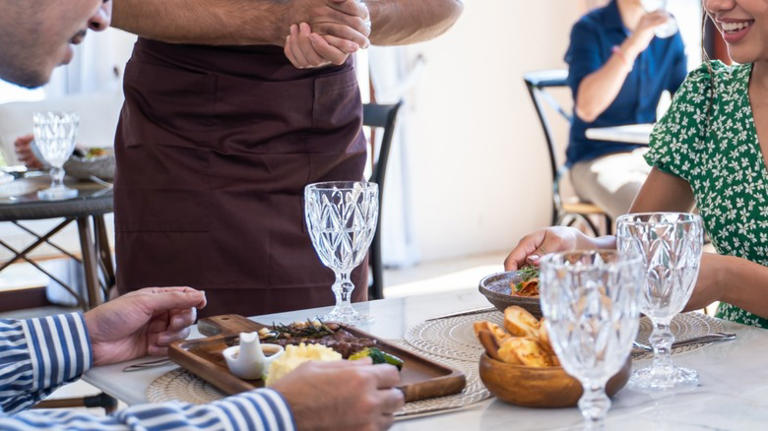 Waiters see one drink ordering quirk as a major red flag